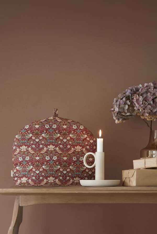 Køb tehætte med William Morris stof - Køb den hos Mark&Waldorf Køb tehætte med William Morris stof - Køb den hos Mark&Waldorf